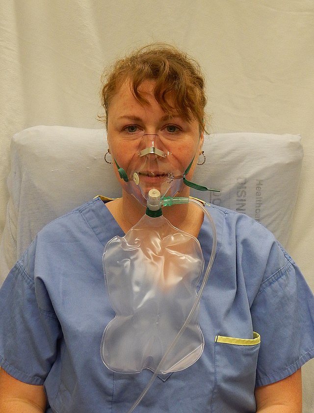 9.3 Oxygen Sources – Personal Care Skills for Health Care Assistants