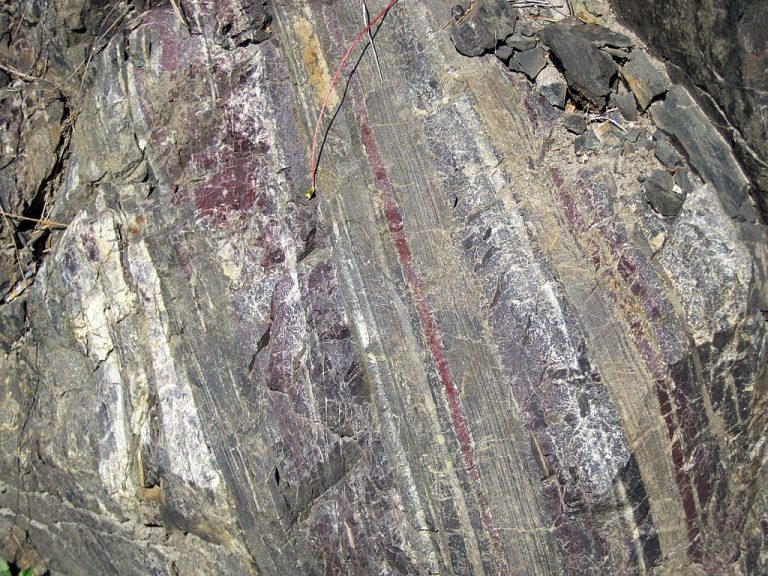 9.2 Chemical and Biochemical Sedimentary Rocks – Physical Geology – H5P ...